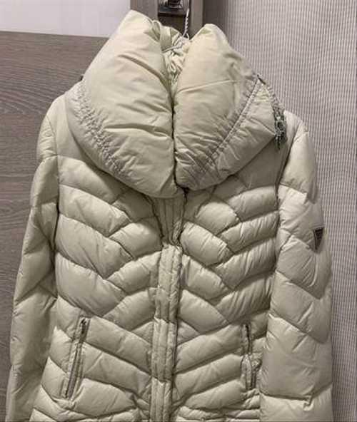 Пуховик женский Guess