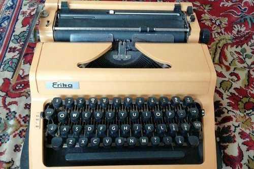 Механическая портативная пишущая машинка "Erika" с