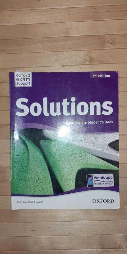 Solutions Second Edition Intermediate Student Book