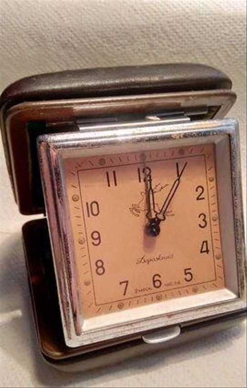 Часы дорожные СССР