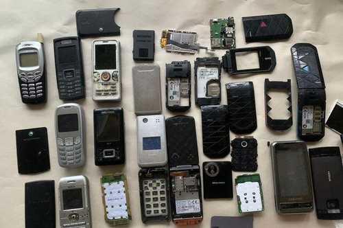 Разные старые сотовые телефоны