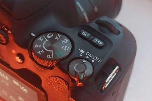 Canon 200D Kit 18-55 mm Зеркальный фотоаппарат