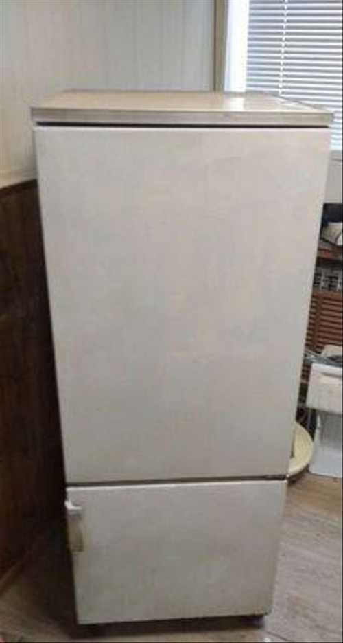 Продам холодильник бу 147 см с доставкой