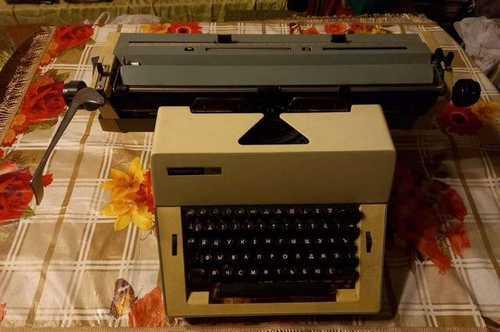 Пишущая машинка Robotron 20