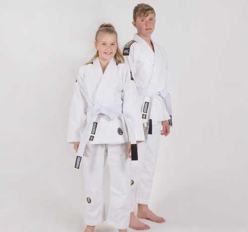Детское кимоно Tatami Nova Absolute White р-р М4