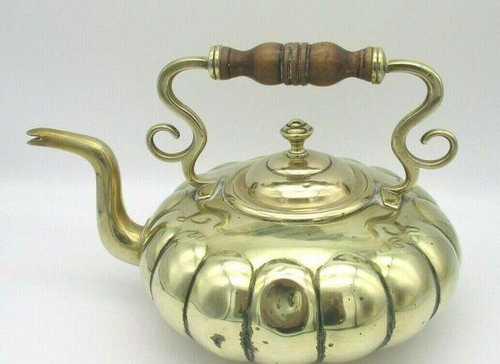 Красивый латунный чайник 19 века с гранями