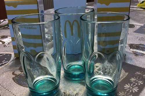 Лиловые и бирюзовые стаканы Макдоналдс
