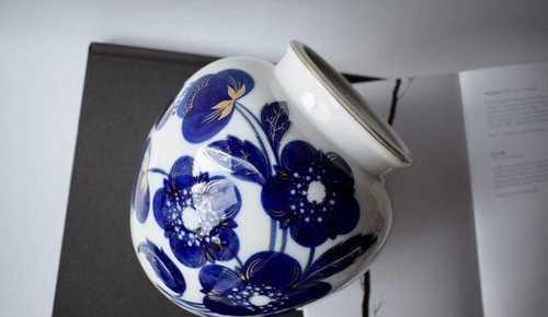 Винтажная фарфоровая ваза Синие цветы 1949