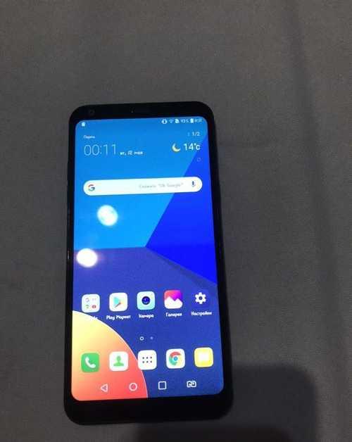 Телефон LG Q6