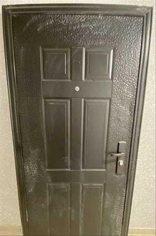 Входная металлическая дверь