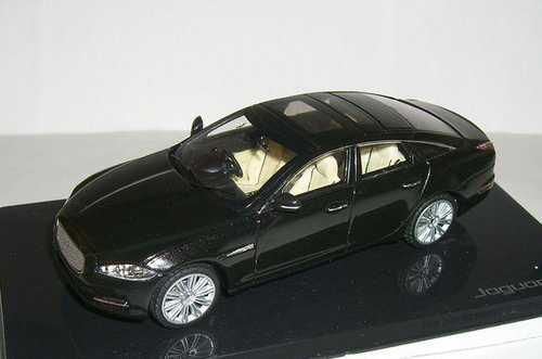 Вниz Jaguar XJ 2009 (X351) RHD 143 IXO Ягуар black