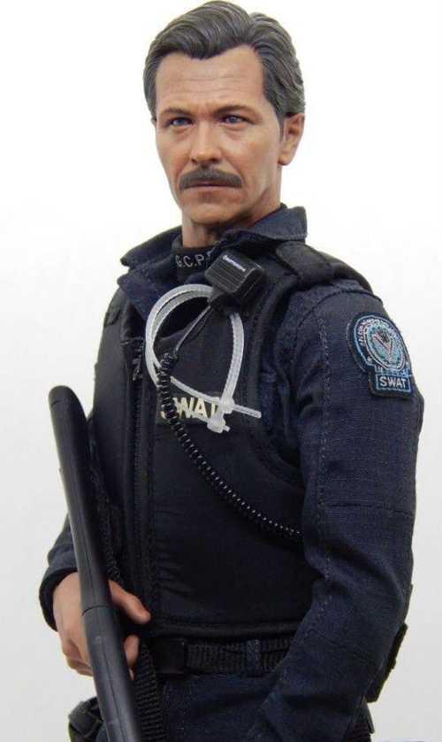 Hot toys lt. Jim gordon mms182 торг