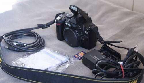 Nikon D40 body + SD 2GB / 18-55mm kit
