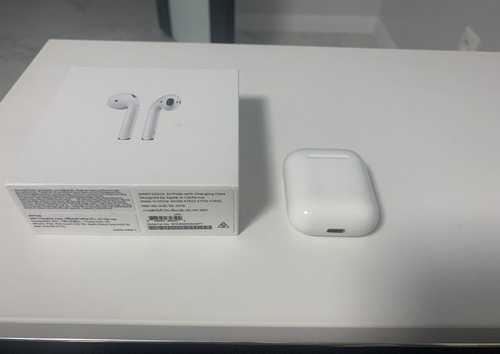 Наушники AirPods