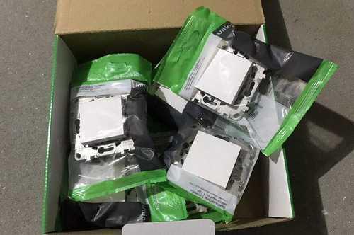 Выключатель кнопочный Schneider Unica New 1 клавиш