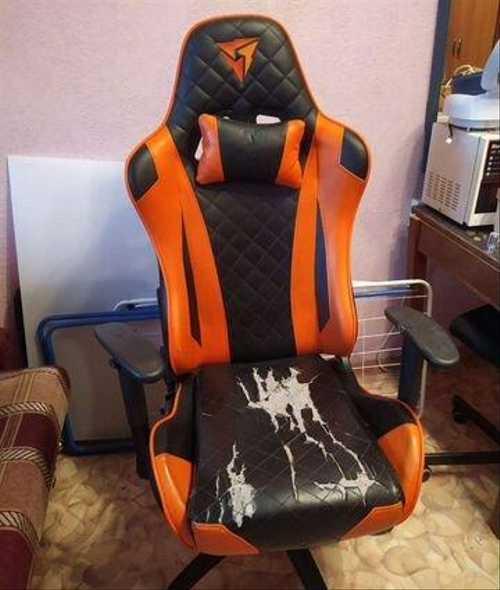 Компьютерное игровое кресло Thunder X3