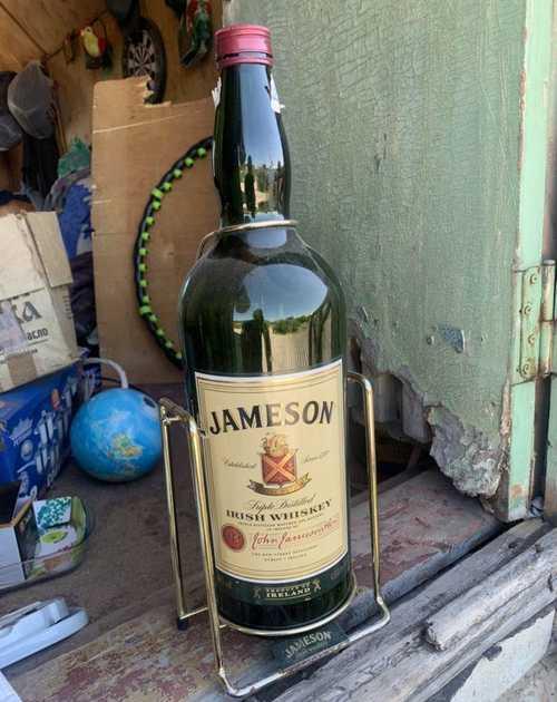 Бутылка для виски jameson