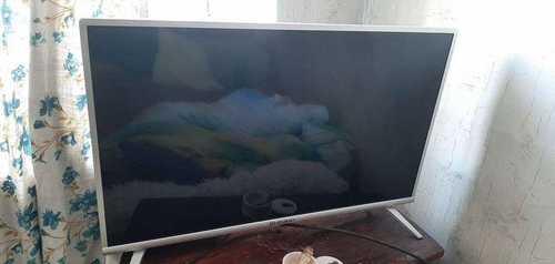 Телевизор 32" Разбита матрица