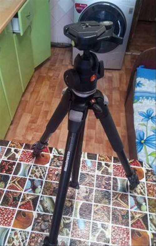 Штатив Manfrotto 055 CLB