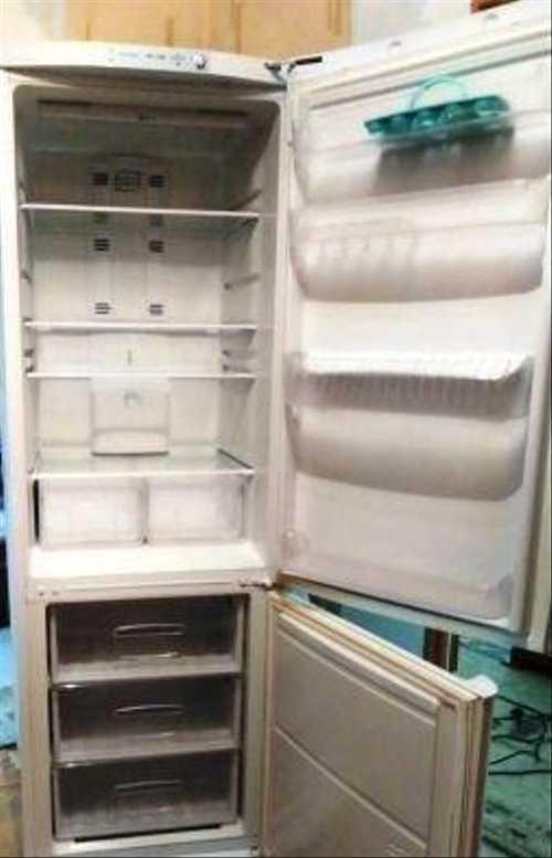 Холодильник индезит бу. Индезит в 18 FNF. Холодильник Индезит 18. Индезит в18.025. Индезит холодильник та 18.025.