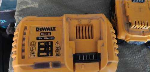 Зарядное устройство DeWalt DCB118 220V (Оригинал)