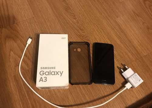 Телефон Samsung Galaxy A3 2017