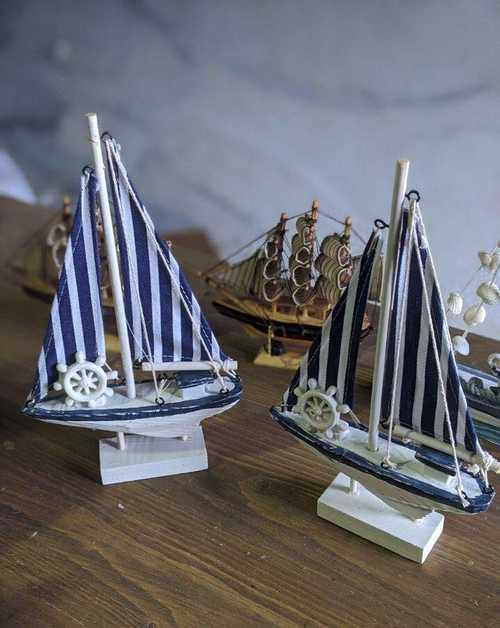 Декоративные сувенирные яхты и корабли