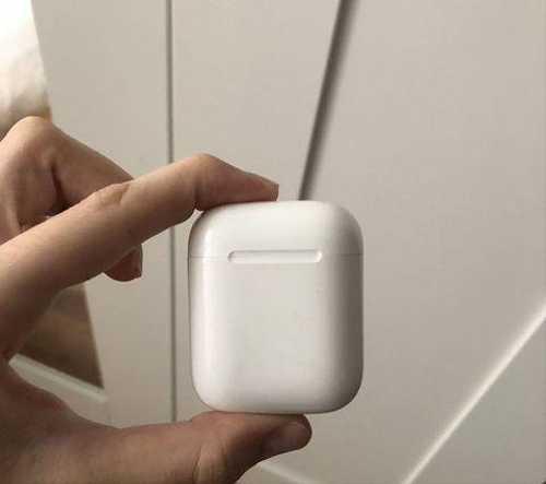 Зарядный кейс AirPods 1