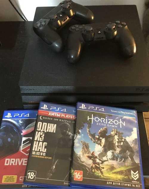 Playstation 4 Pro 1tb / 2 геймпада / 3 игры