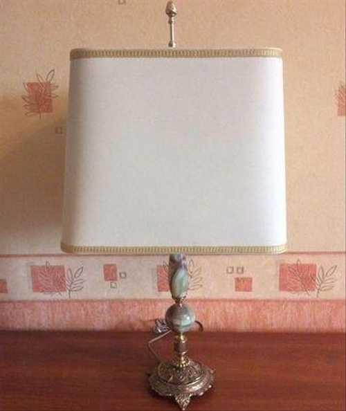 Старинная настольная лампа с ониксом, квадрат