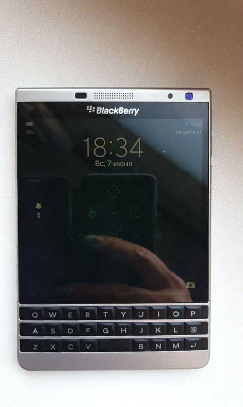 Blackberry Passport Silver Edition