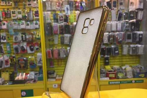 Samsung Galaxy A8+ Накладка с Золотой Окантовкой