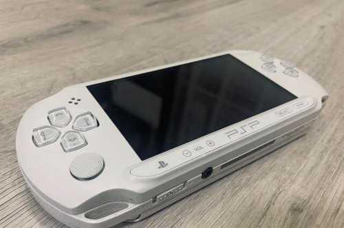 Sony PSP white прошитая 210 игр