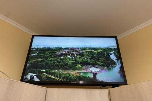 32" (80 см) Телевизор LED Samsung UE32J5205 смарт
