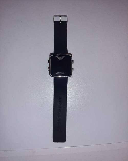 Продам Смарт Часы Armani Led Watch