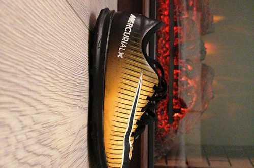 Бутсы (сороконожки nike-mercurial)