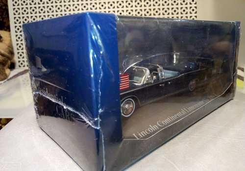 Lincoln Continental Limousine 1:43 Norev