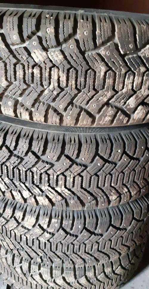 Шипованные 235/75 r15 на хромированных дисках