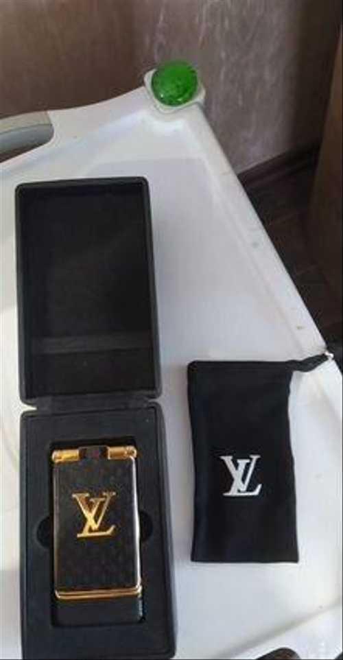 Телефон Louis Vuitton
