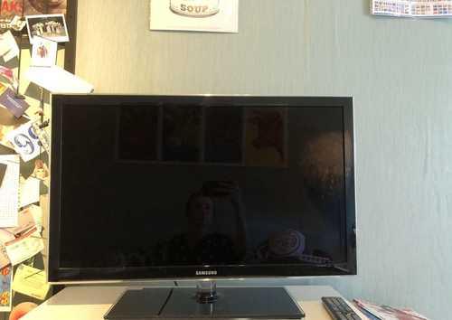 Телевизор Samsung UE32D5000 32"