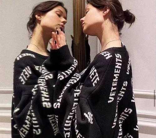 Свитер Vetements