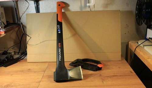 Топор колун fiskars X17