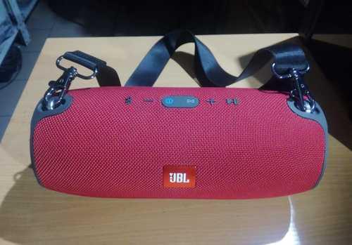 Продам портативную аудиосистему JBL Xtreme Red