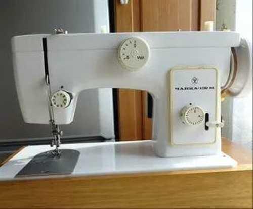 Швейная машина Чайка - 132М знак качества
