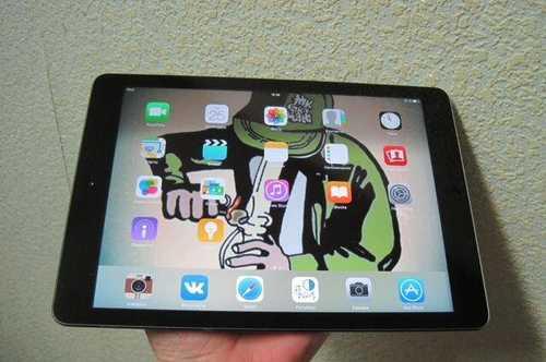 Планшет Apple iPad Air Wi-Fi (64Gb)