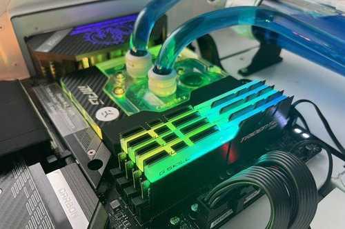 Оперативная память G.Skill Trident Z RGB 32GB DDR4