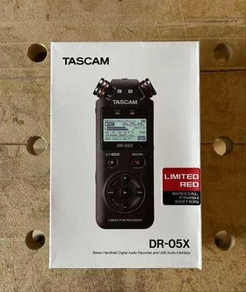 Диктофон Tascam DR-05X Red