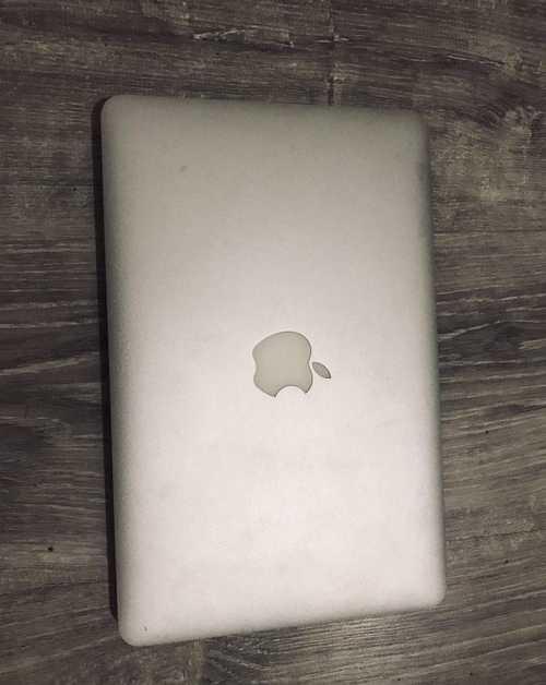 Apple MacBook Air A137