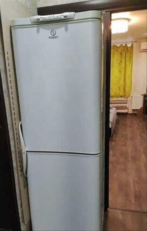 Холодильник Indesit C236G под ремонт, на запчасти
