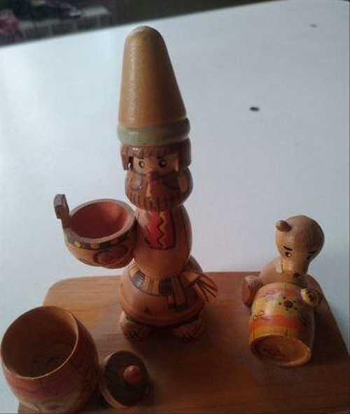 Сувенир СССР деревянный Мужик и медведь с бочкой